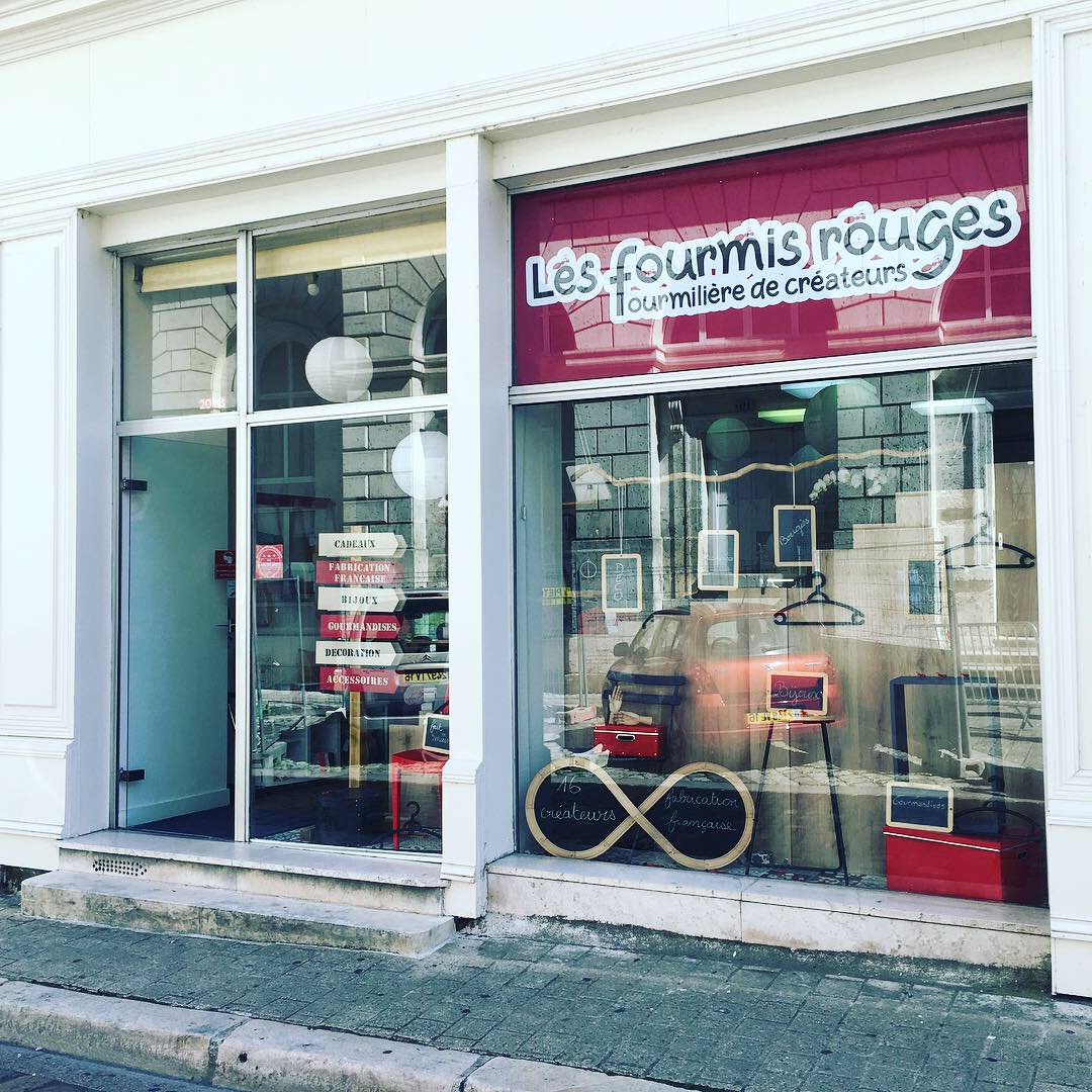 Office du Tourisme : Les Fourmis Rouges – Attitude